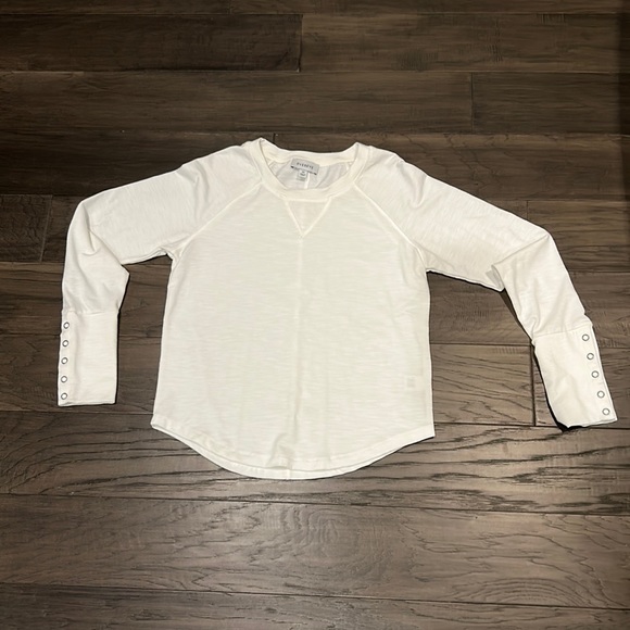 Tops | Evereve Soren Snap Cuff Long Sleeve | Poshmark